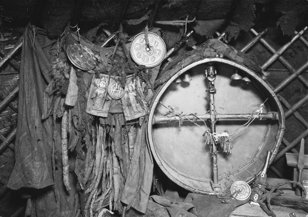 Kun loitsijat vielä loveen lankesivat – shamanistisen maailmankuvan ...