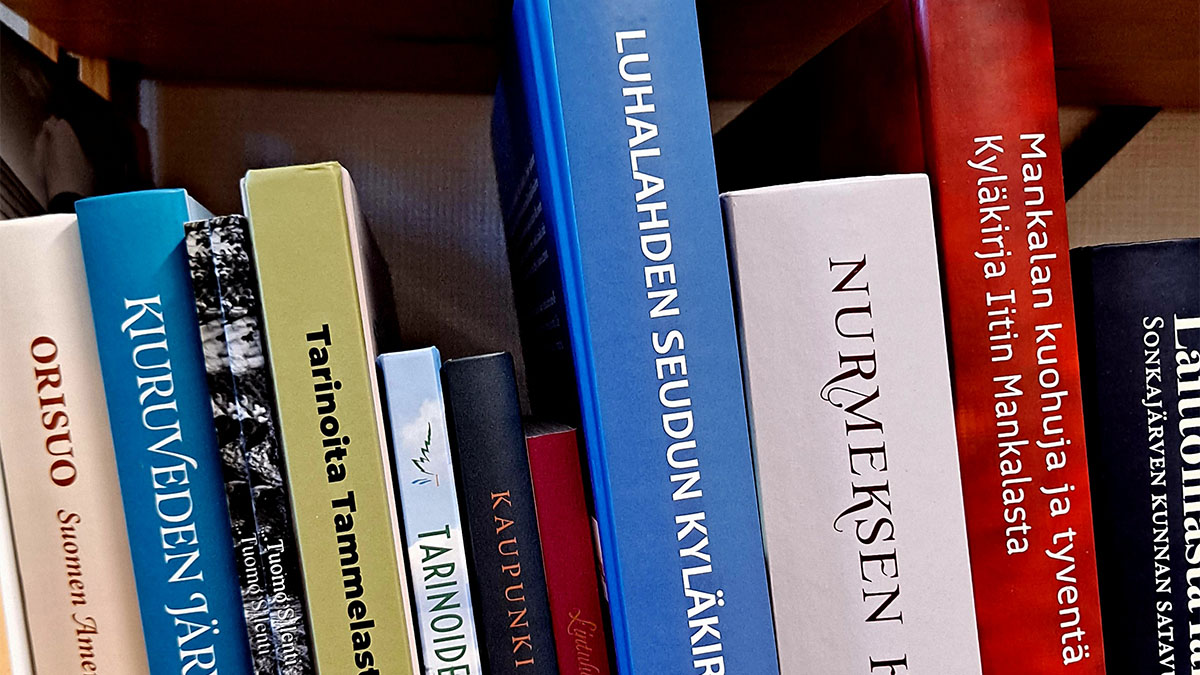 Vuoden kotiseututeos -kilpailussa 45 kirjaa eri puolilta Suomea ...